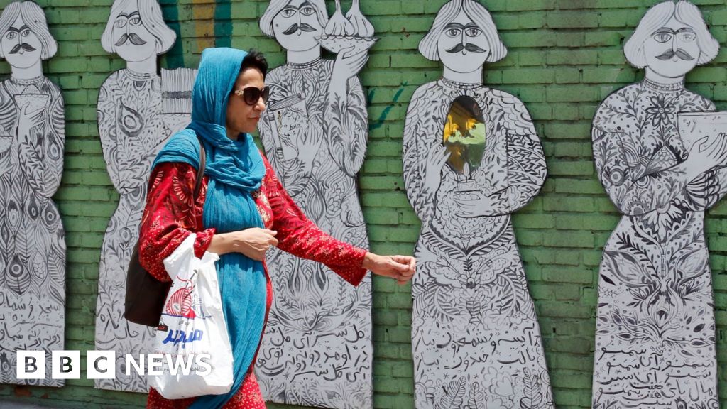 Inside Iran: What Iranians think of stand-off with US - BBC News