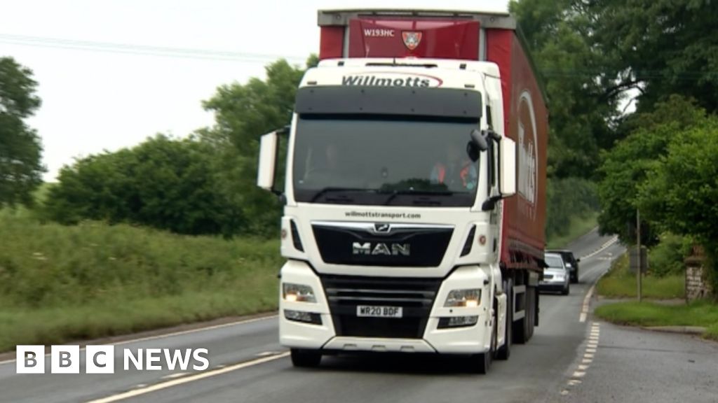 Somerset lorry firm boosts wages 28% to attract drivers - BBC News