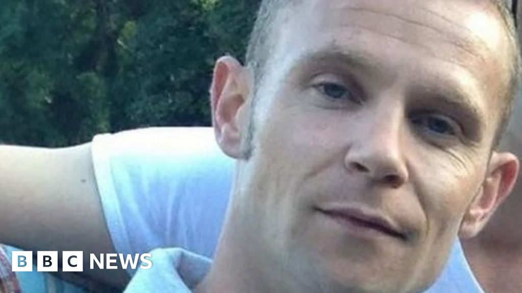 Warrenpoint shooting: Woman remains in hospital - BBC News