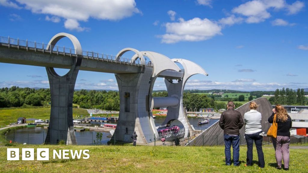 Multi-million pound Falkirk Growth Deal signed - BBC News