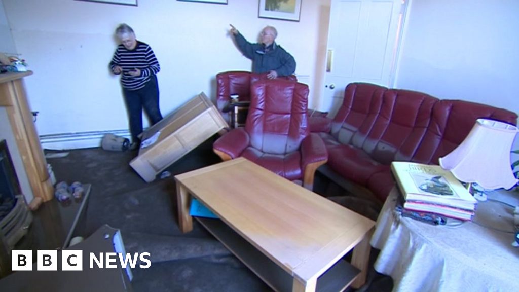 Corbridge Fellcroft B&B wrecked by Storm Desmond - BBC News