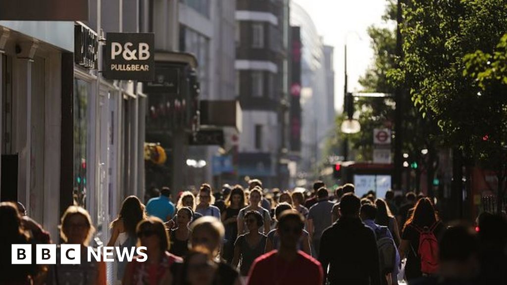 Warm weather lifts retail sales in July - BBC News
