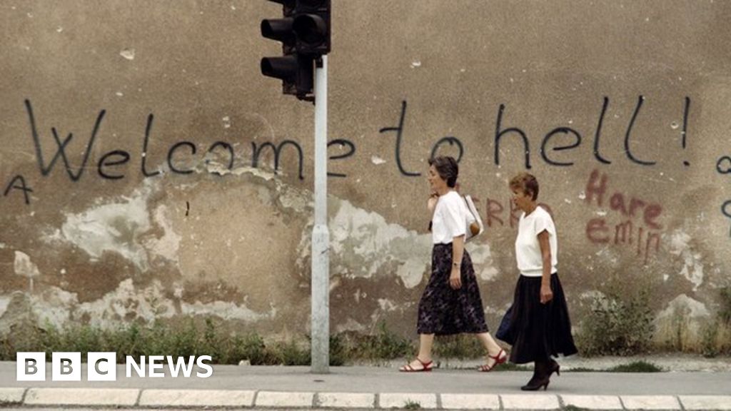 Surviving the longest siege in modern history - BBC News