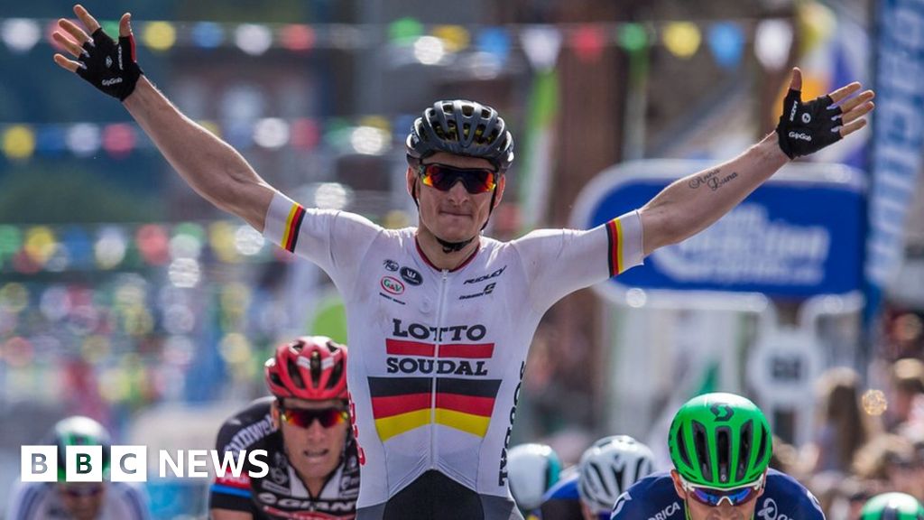 Glasgow to Dumfries and Galloway stage starts Tour of Britain - BBC News