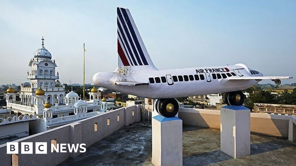 Indian state where a plane on the roof is normal - BBC News