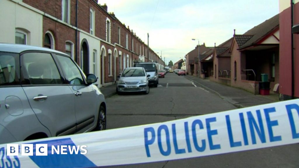 Stephen Carson murder: Child cried when he found his dad - BBC News