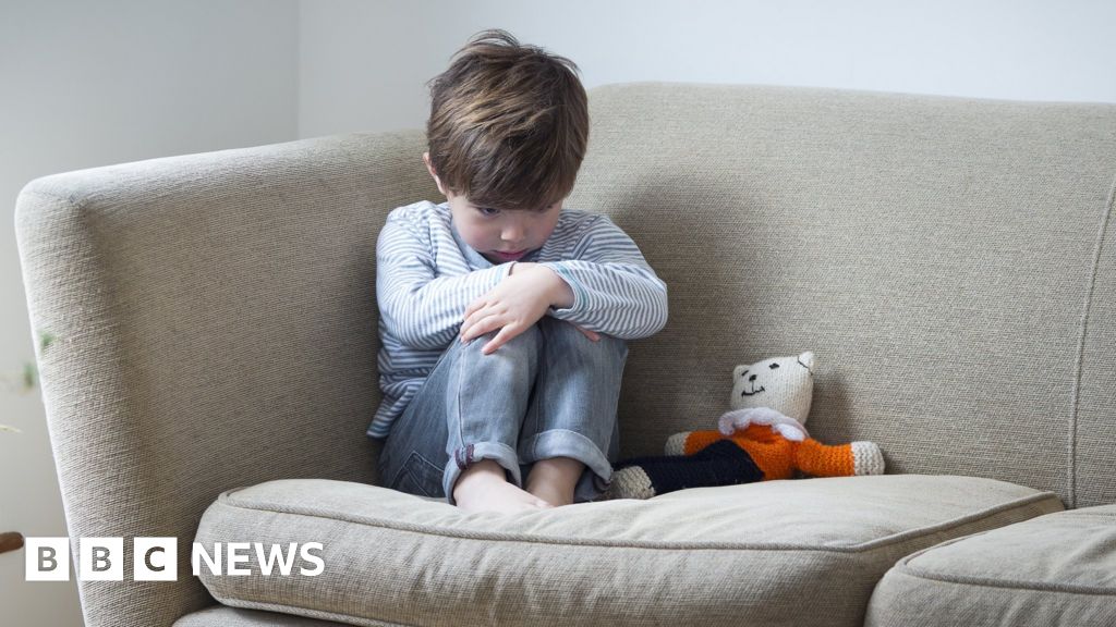 Help for trauma in childhood 'fragmented'