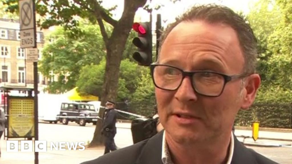 Russell Square attack: 'We saw a body on the pavement' - BBC News