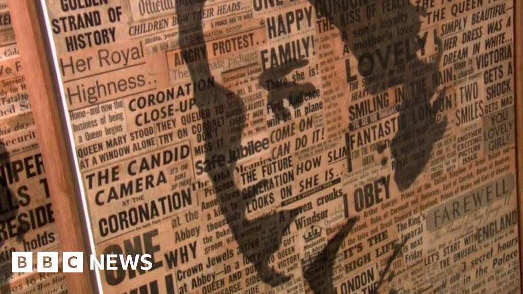 The artist creating icons out of newspapers - BBC News