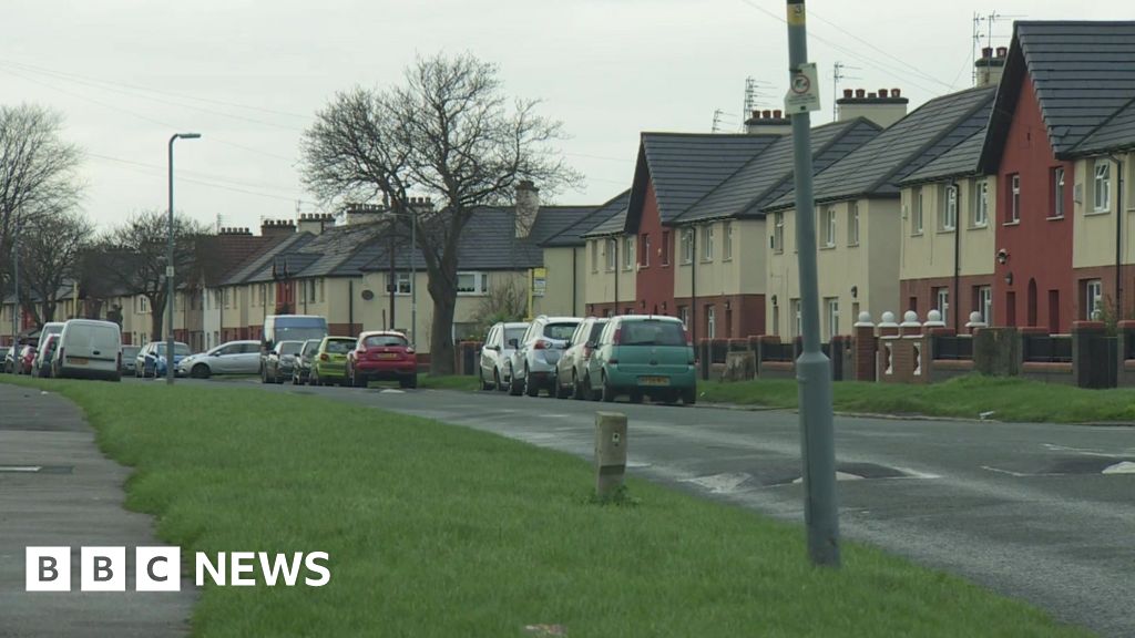 Car found abandoned in Liverpool fatal 'hit-and-run' case - BBC News