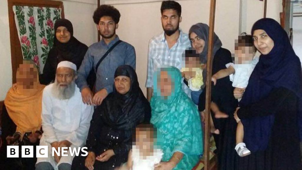 Luton family of 12 'may have gone to Syria' - BBC News