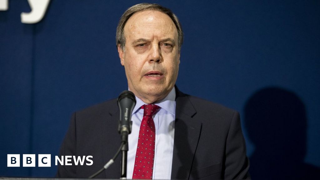 Nigel Dodds: DUP's former North Belfast MP to become life peer - BBC News