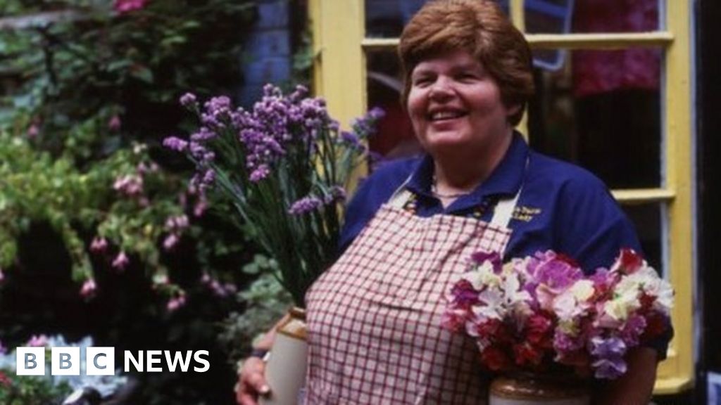 Fanny's Farm Shop to close after owner dies - BBC News