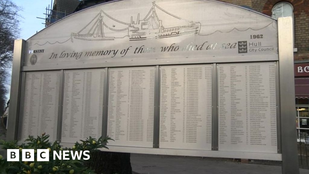 Hull's lost trawlermen remembered at service 55 years on - BBC News