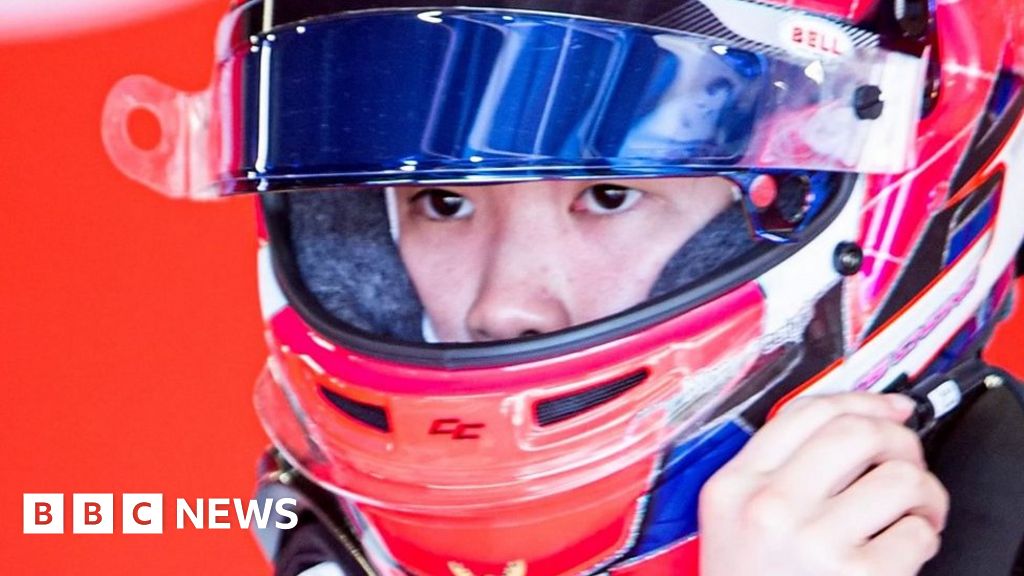 F1 Academy: Chloe Chong thrilled to be on right track - BBC News