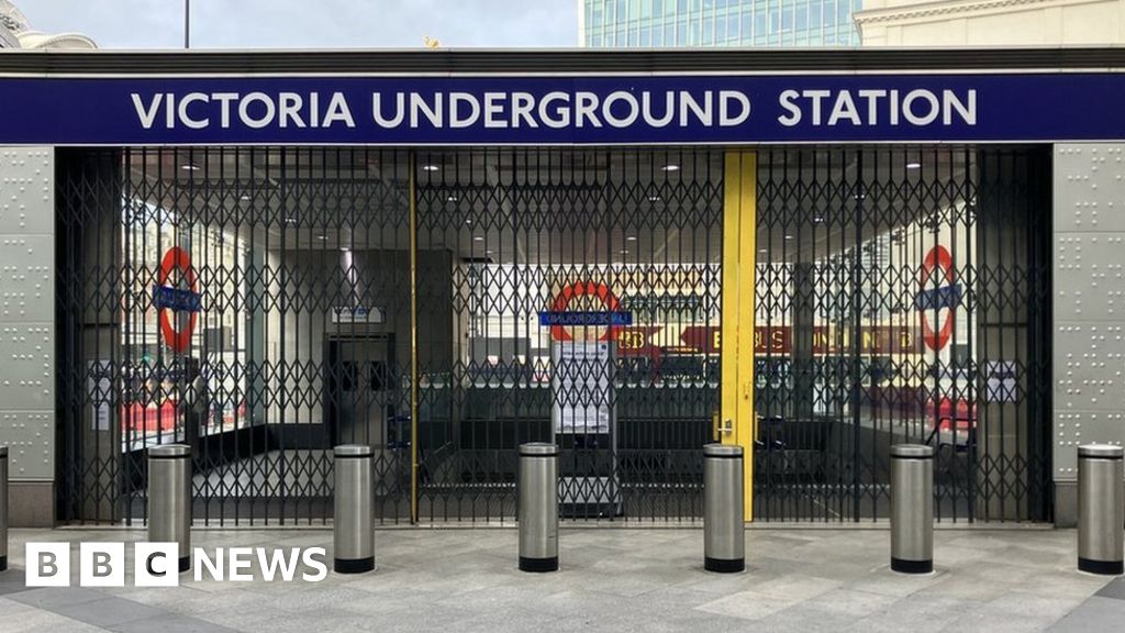 Tube strike: Journeys down 90% during August walkout - BBC News
