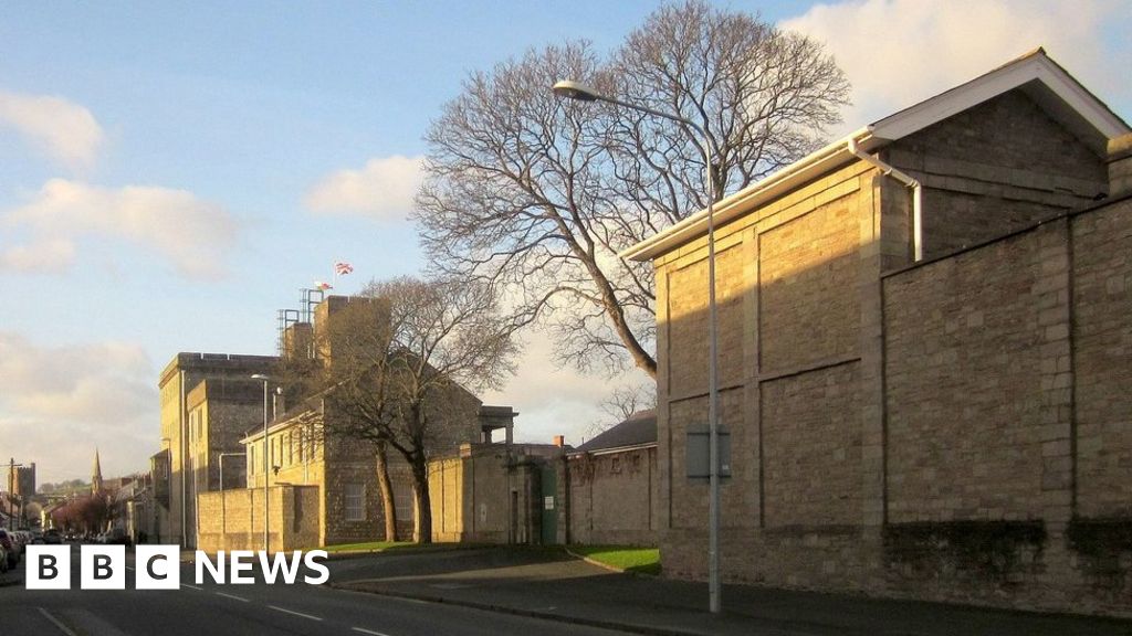 Brecon barracks to close in Ministry of Defence shake-up - BBC News