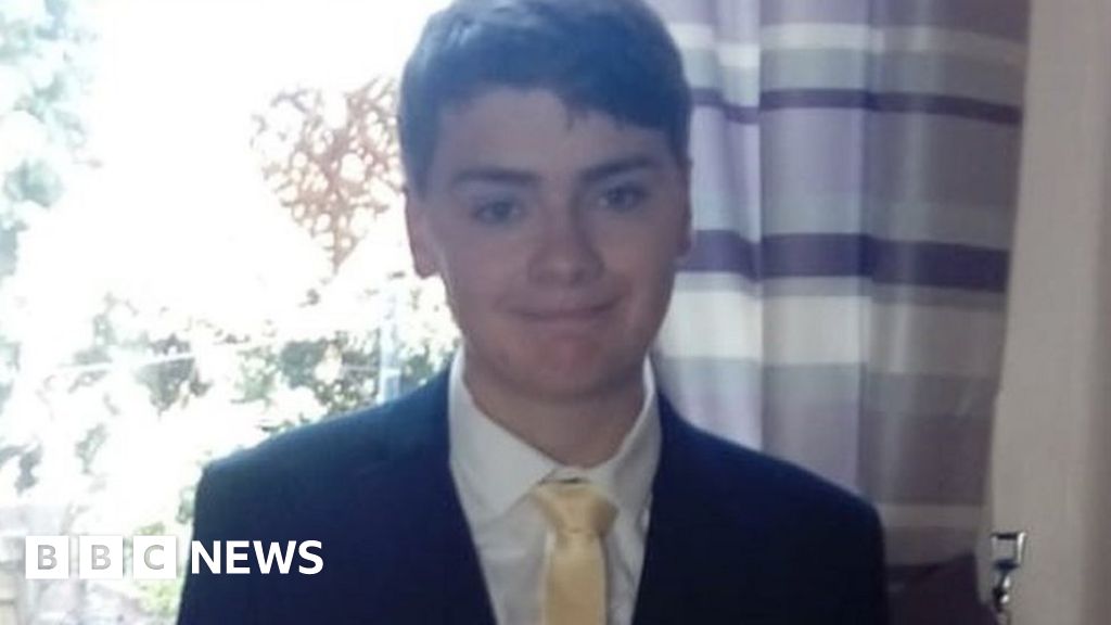 Scout leader waved to boy before fatal fall - inquest - BBC News