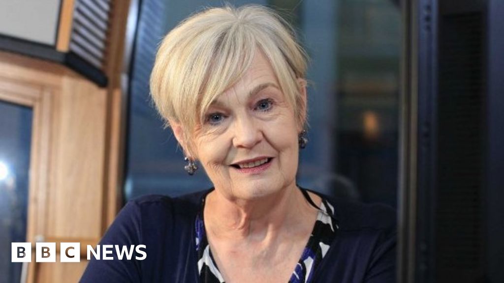 Conservative MSP Mary Scanlon to stand down next May - BBC News