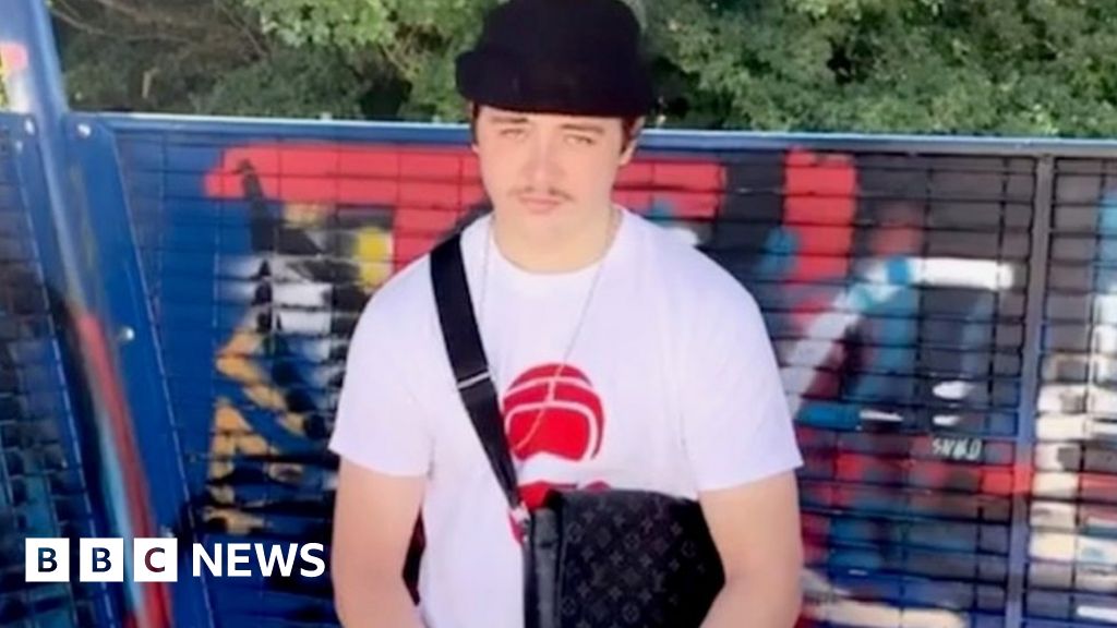 Ipswich murder trial: Woman attempted CPR on stabbing victim