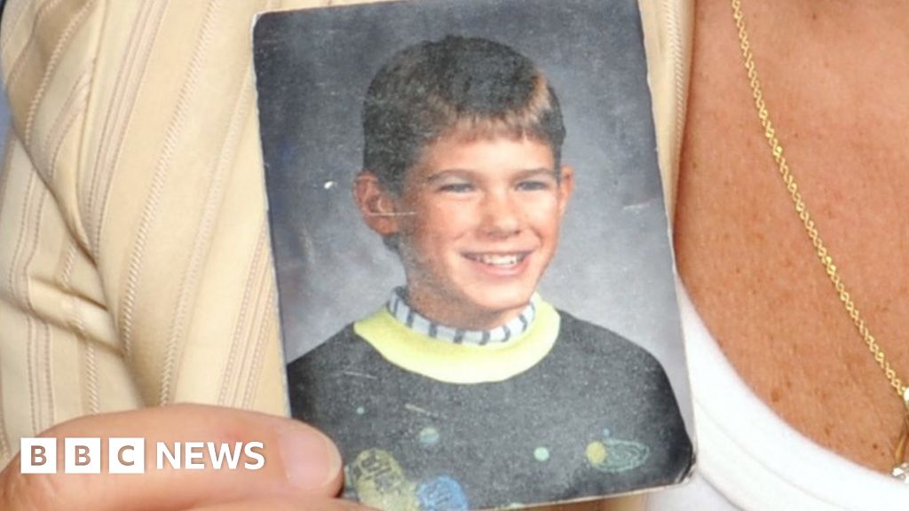 Jacob Wetterling: US man admits decades-old child killing - BBC News