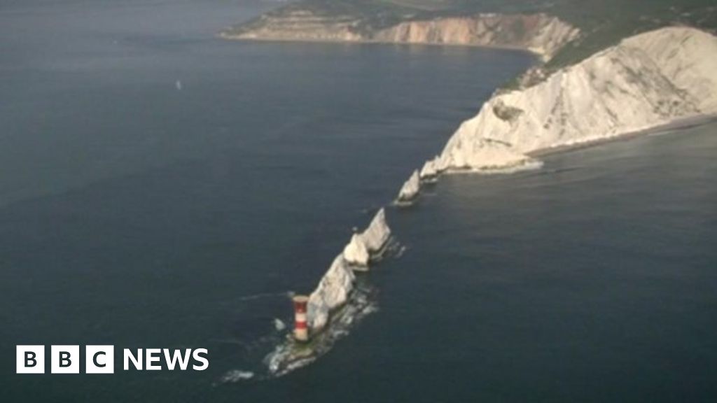 Islanders give their views one year after Brexit referendum - BBC News