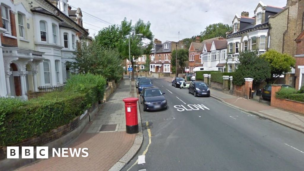 Man charged with murder of wife in Balham home - BBC News