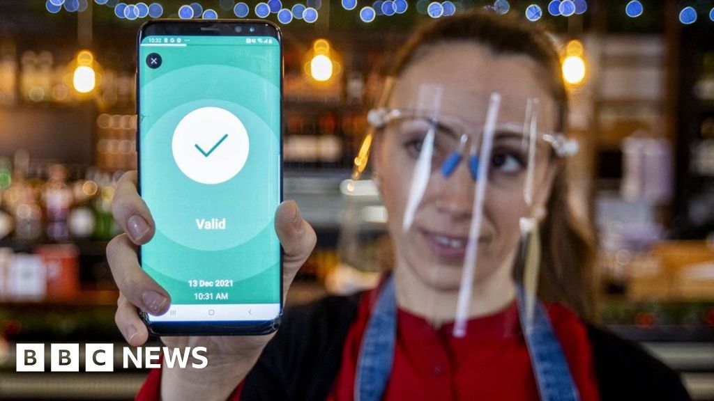 Covid-19: Hospitality industry in NI 'in freefall' amid new rules - BBC ...