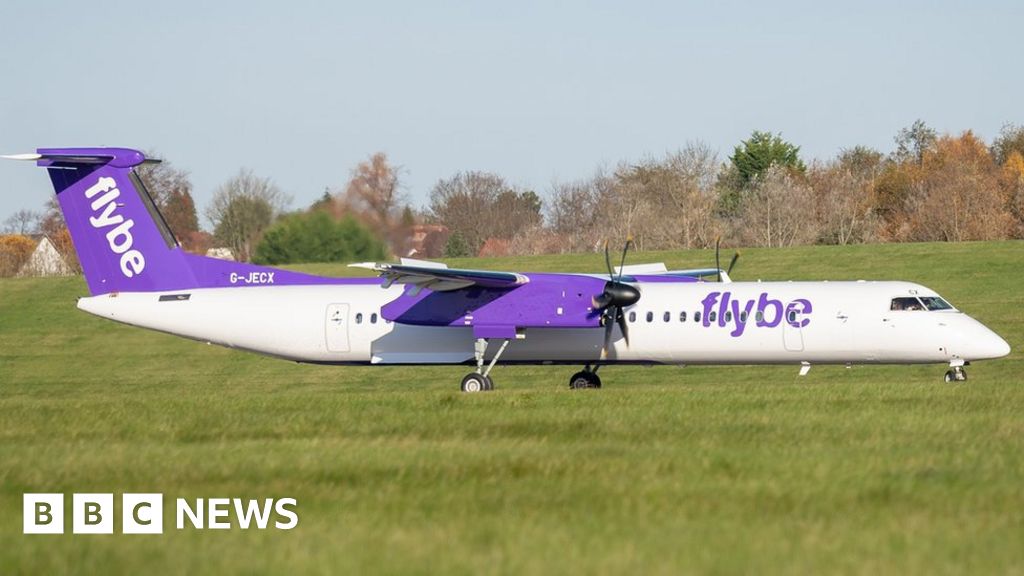 Flybe: Airline returns to Isle of Man with new flights - BBC News