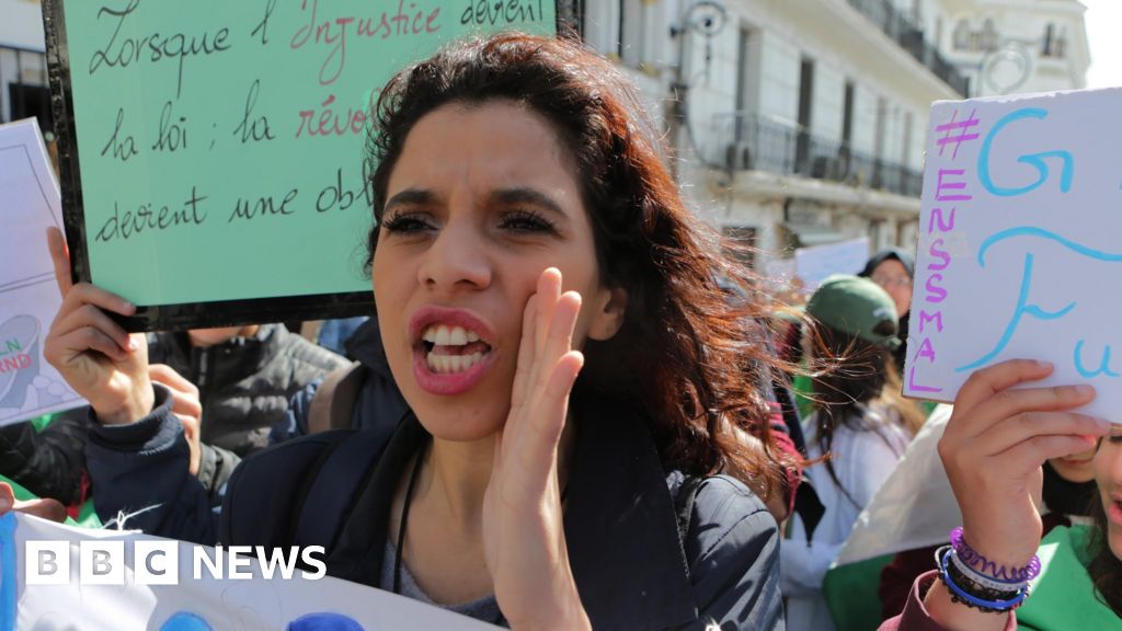 Algeria Protests Police Use Water Cannon To Disperse Demonstrators