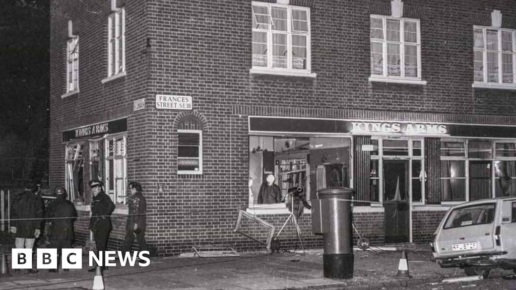Woolwich IRA pub bombing: No inquests 'mean deaths brushed over' - BBC News