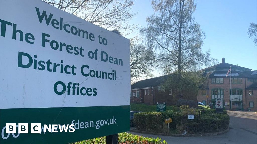Free parking in Forest of Dean for up to an hour - BBC News