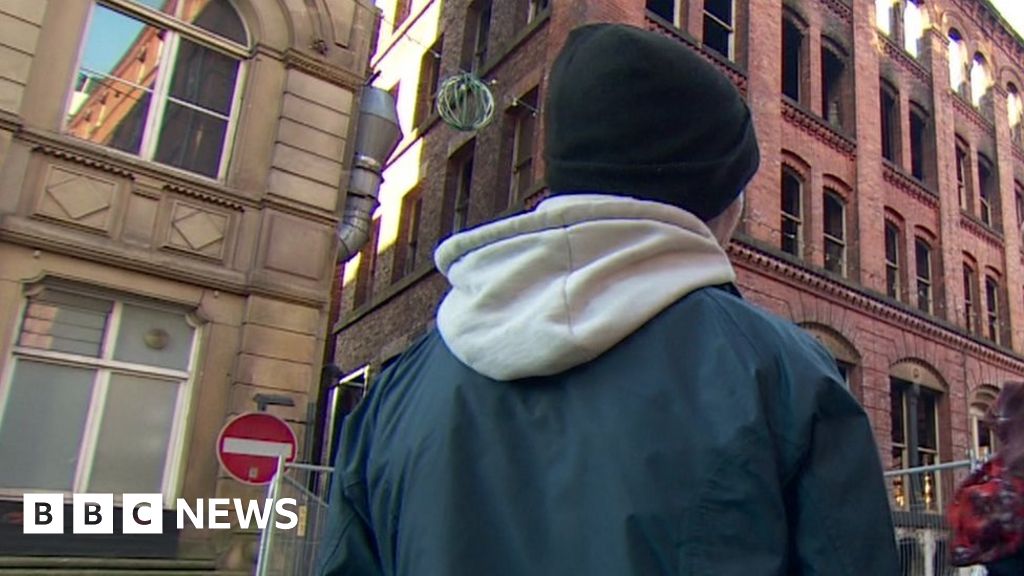 Tribute to Manchester Chinatown homeless fire victims - BBC News