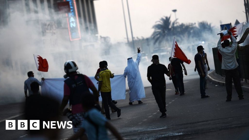 Bahrain unearths huge weapons and explosives haul - BBC News