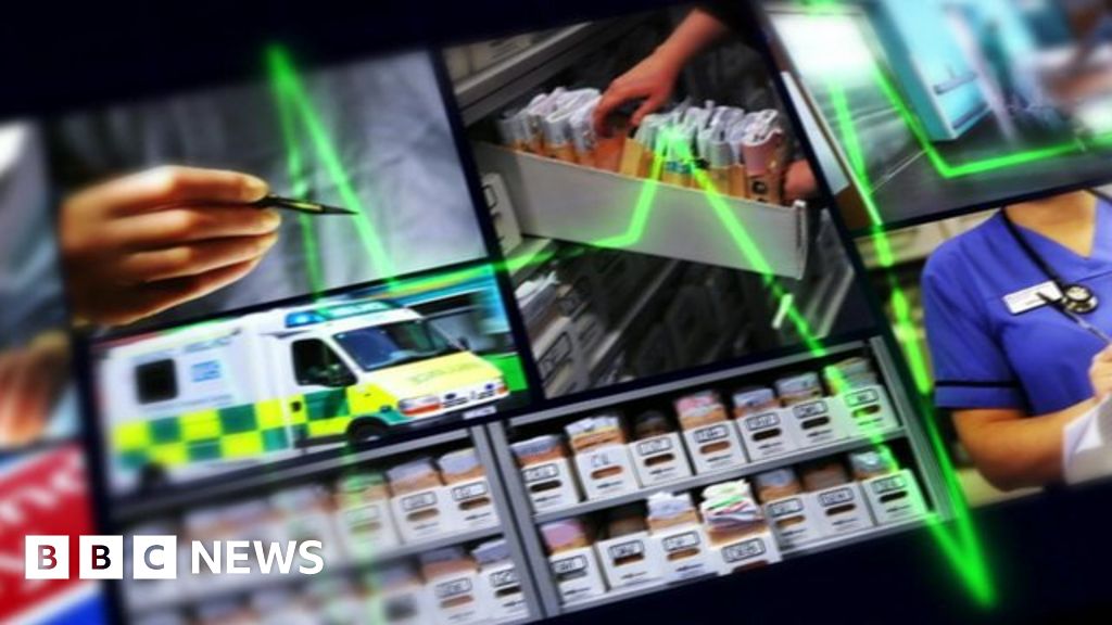 A&E services 'show slight improvement' - BBC News