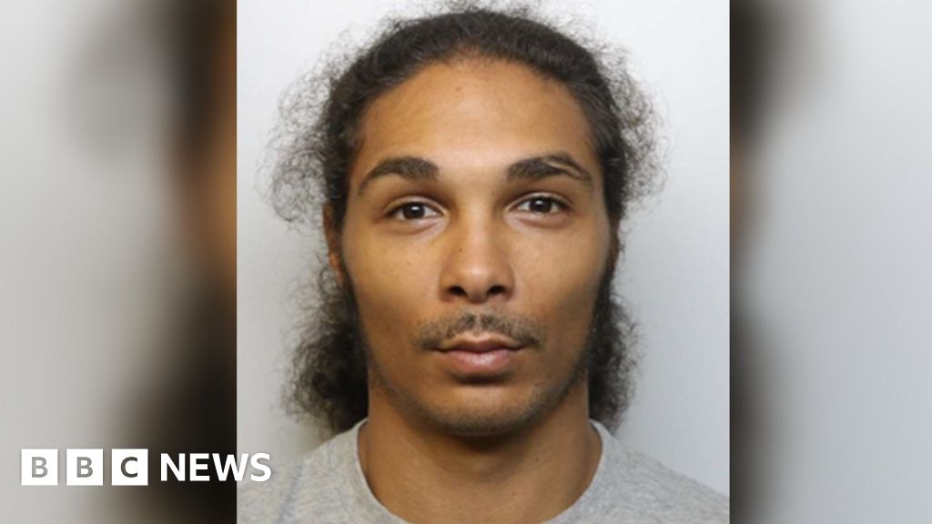 Bristol man jailed for machete attack outside shop - BBC News