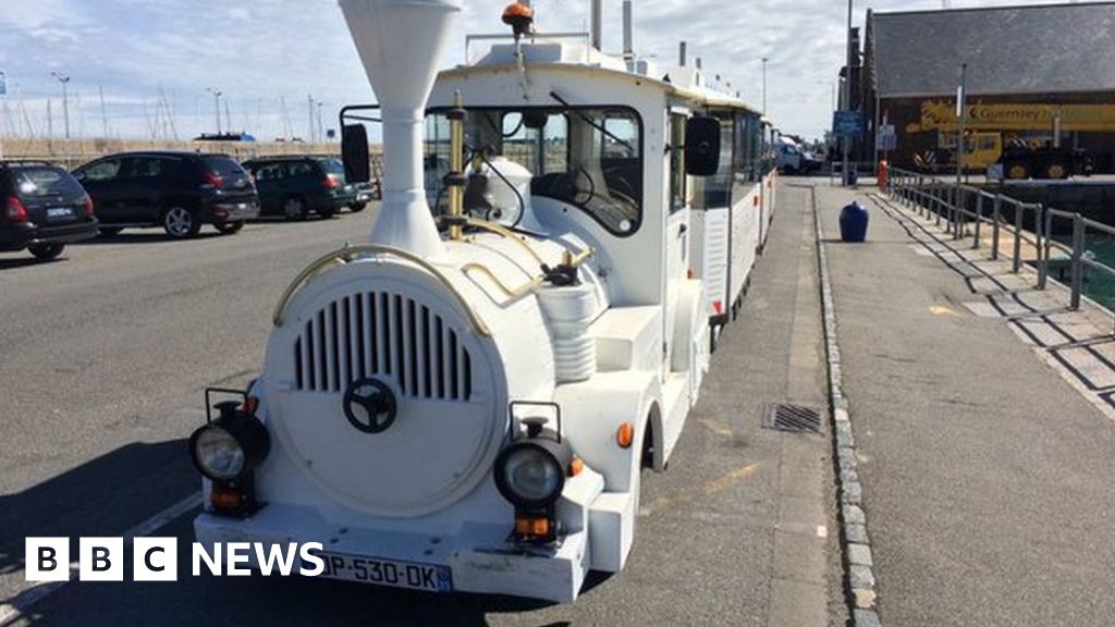 First Guernsey passenger train to operate since 1930s trialled - BBC News