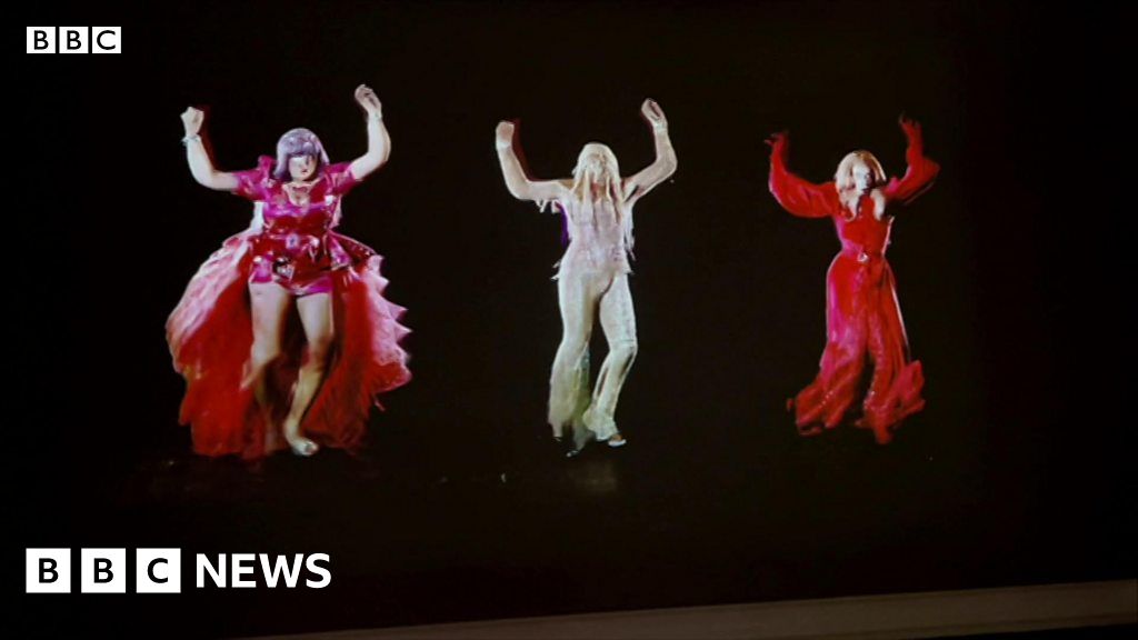 V&A: 'I want to make photo art more accessible' - BBC News