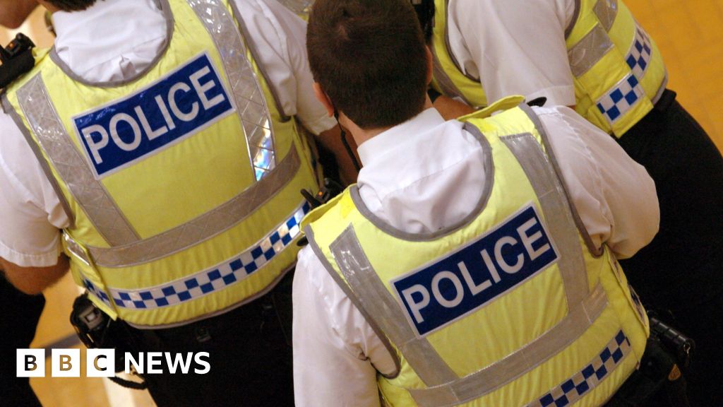 Covid: Self-isolation 'crippling' Cleveland Police - BBC News