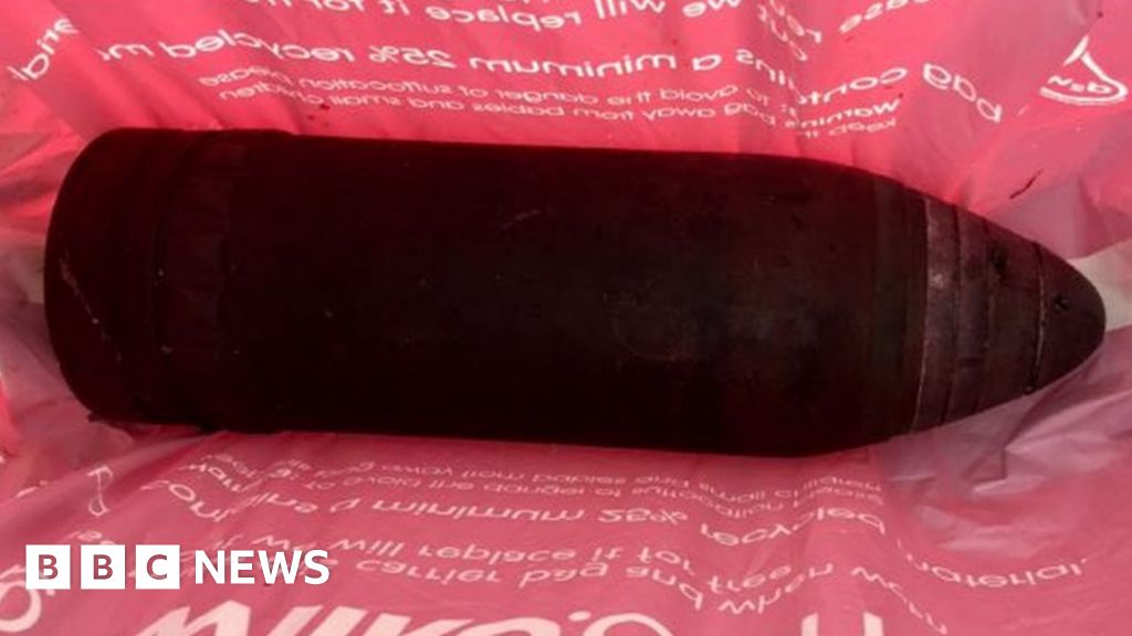 'WW2' shell handed in to Exeter police - BBC News