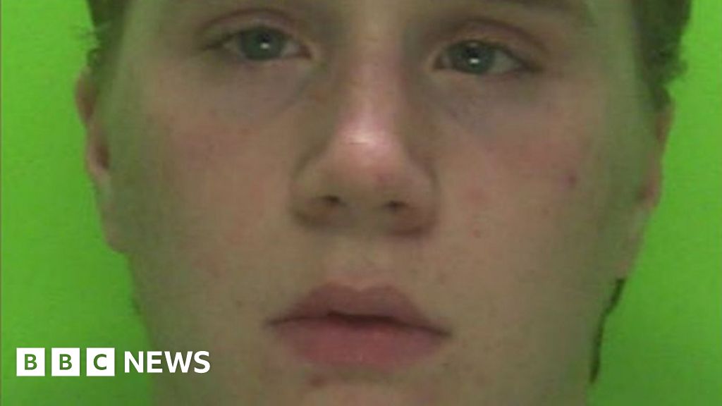 Relatives of Nottingham murderer sentenced for assisting him