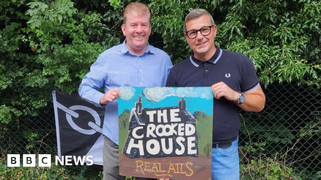 The campaigners working 24/7 to save the Crooked House - BBC News