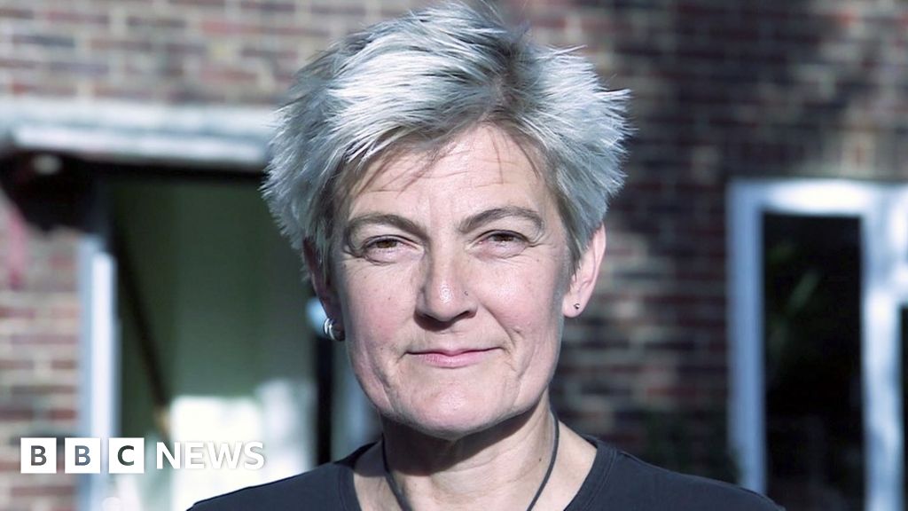 'I'm leaving Britain because of Brexit' - BBC News