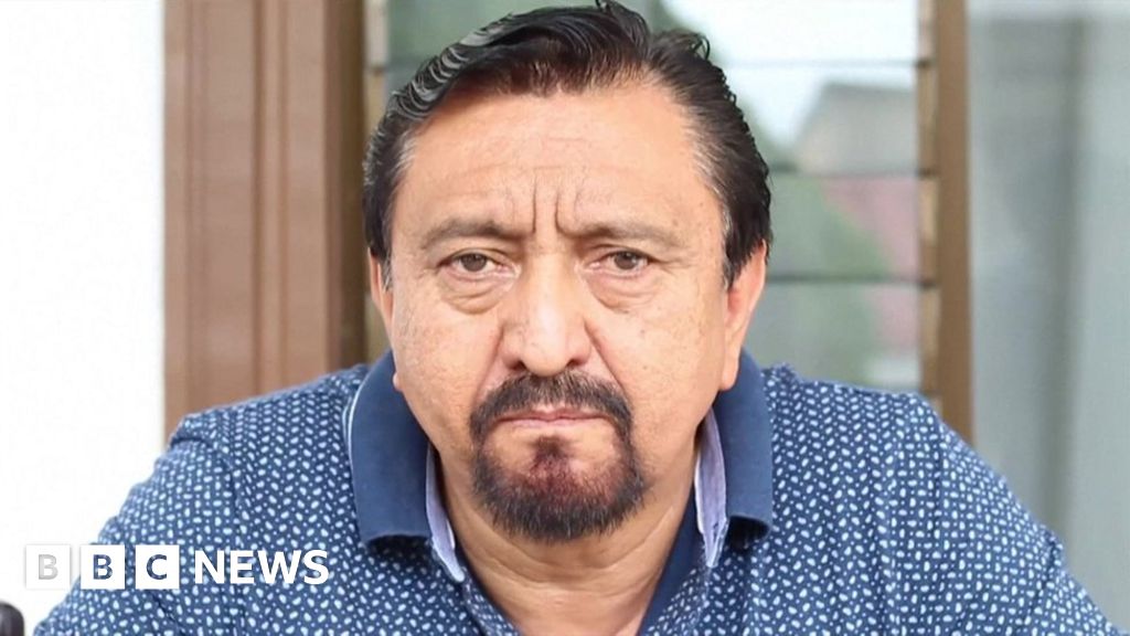 Mexico mayor tied to car and dragged along by angry locals