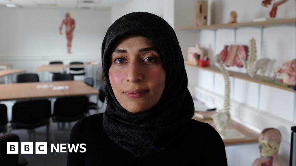 Refugee doctor: 'I hope to make the UK proud' - BBC News