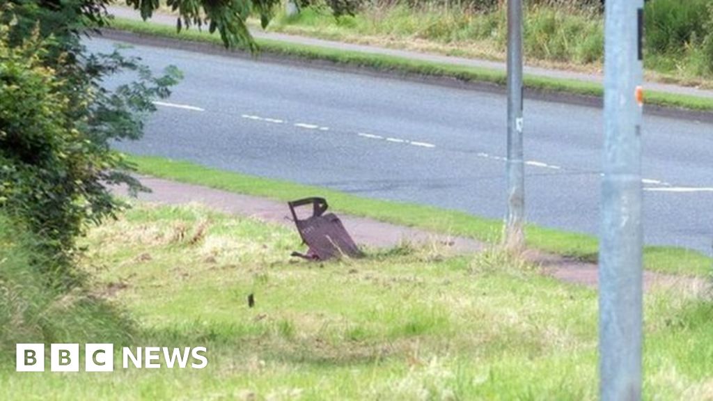 Derry security alert after 'bin explosion' - BBC News