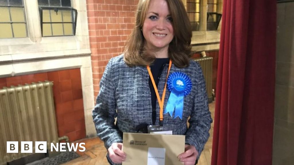 General election 2019: Kate Griffiths elected in Burton - BBC News
