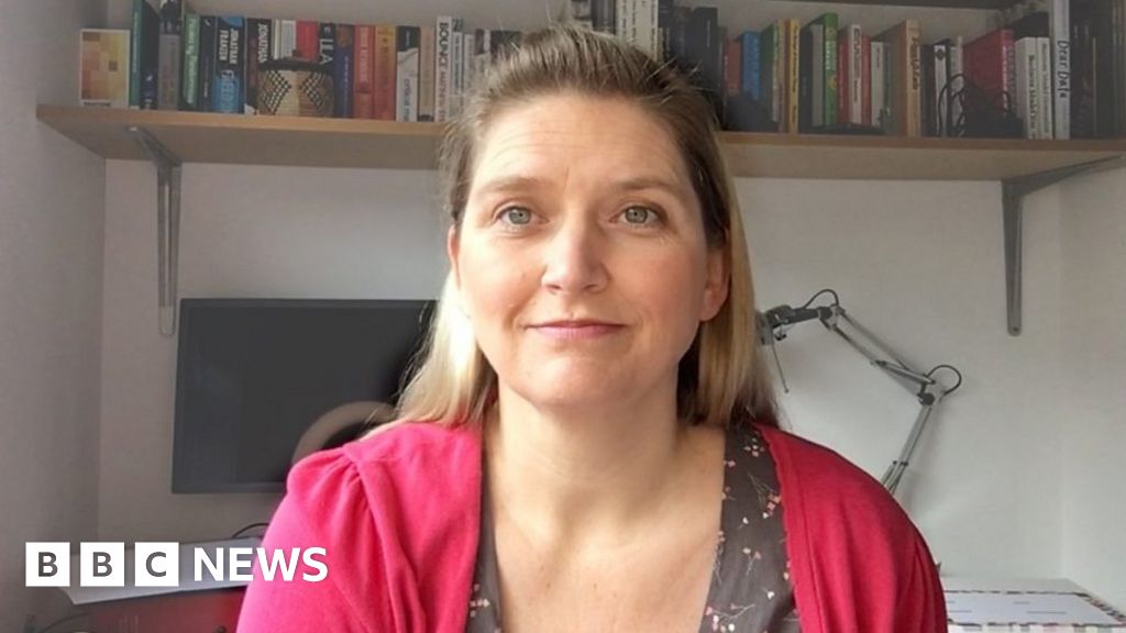 The woman who live-tweets inquests - BBC News