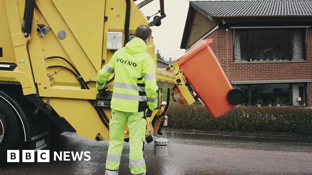 Volvo's autonomous refuse lorry and other tech news - BBC News