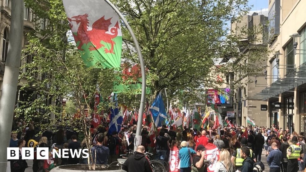 Welsh independence: Is Wales becoming indy-curious? - BBC News